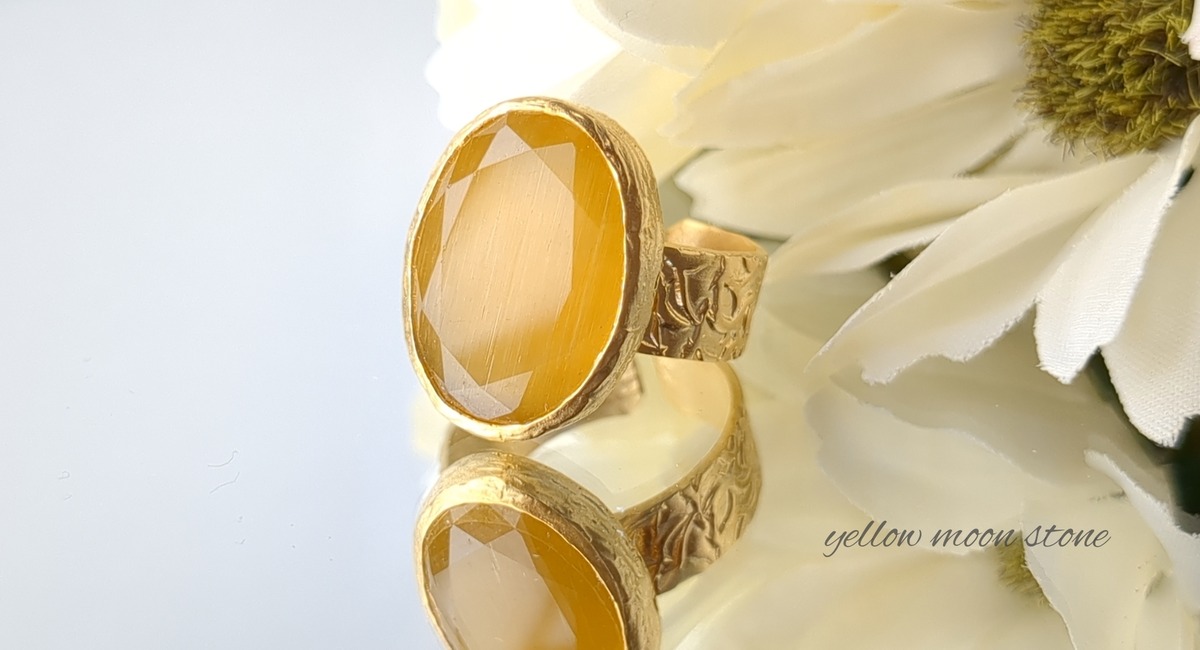 最新作★『Yellow moonstone』の世界でひとつの天然石リング | Beobijou