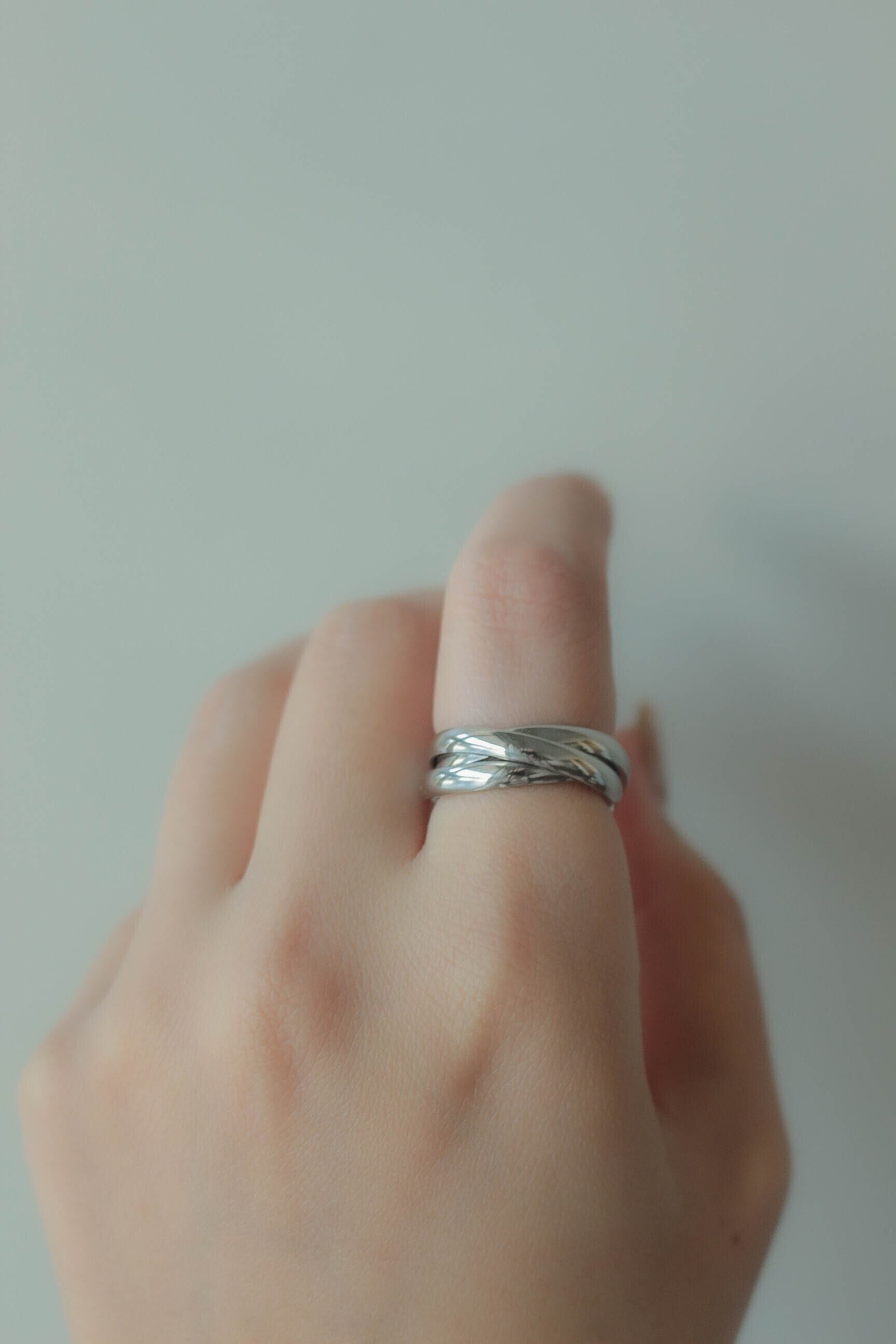 Trinity Ring | 金属アレルギー対応のアクセサリー ebine