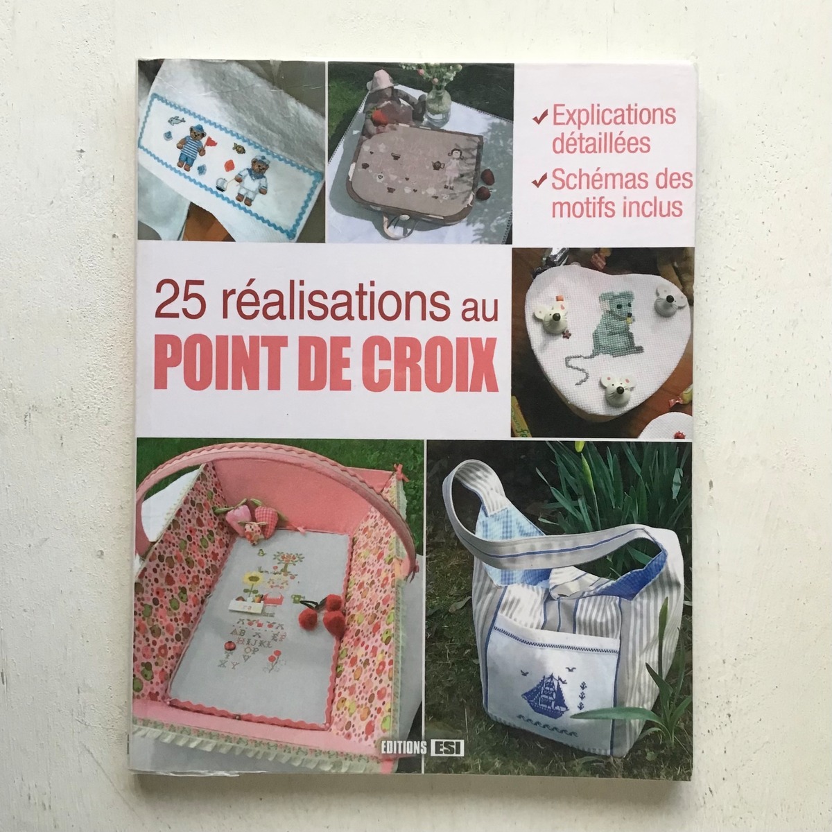 ポップなクロスステッチ25のプロジェクト 25realisations au POINT DE CROX | folklora