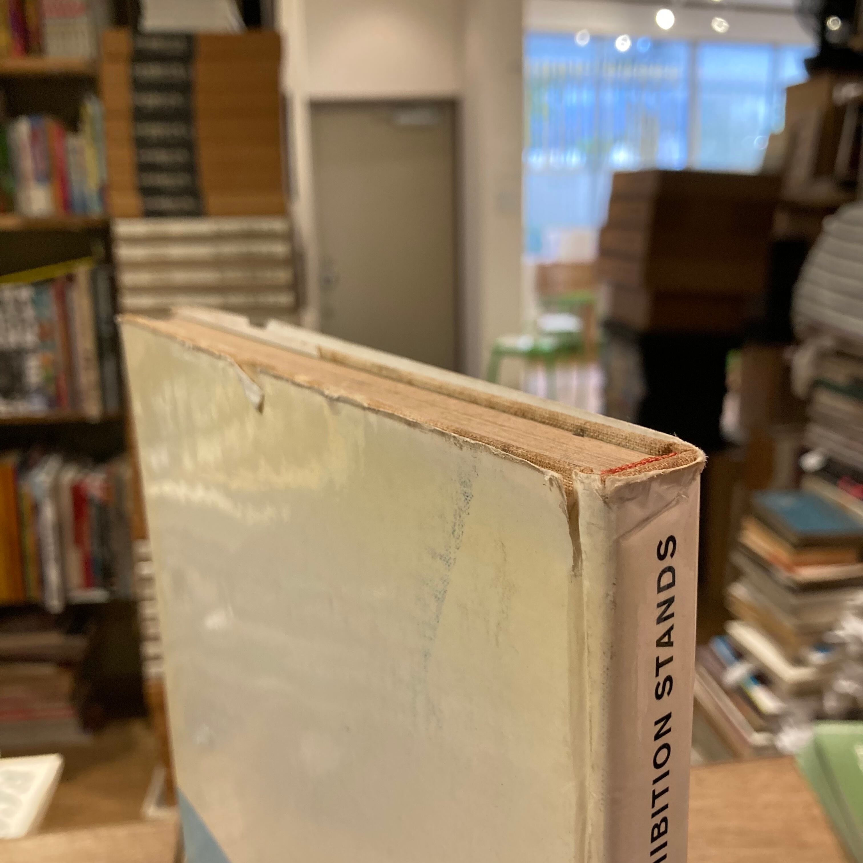 AUSSTELLUNGSSTÄNDE・ EXHIBITION STANDS 2 / ROBERT GUTMANN | 百年