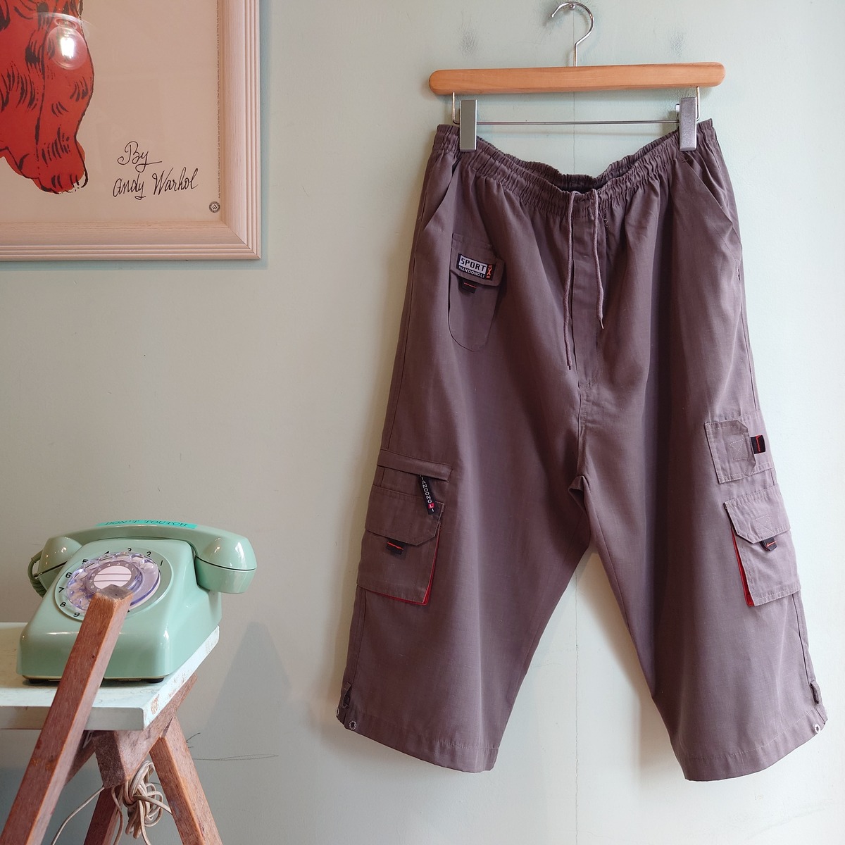 xian dong li 00s クロップドパンツ クロップドショーツ ハーフパンツ グレージュ ベージュ系 | MANULBOY