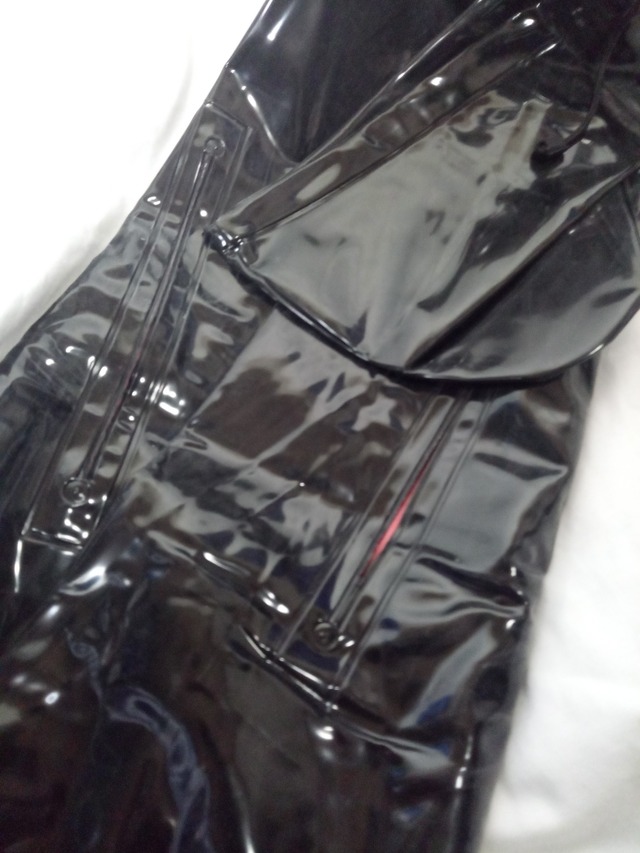 【PVC-U-LIKE】ポンチョ 表ブラック 裏レッド 超光沢 PVC両面ビニール製 0.4mm厚 ケープ レインコート | Plastic ...