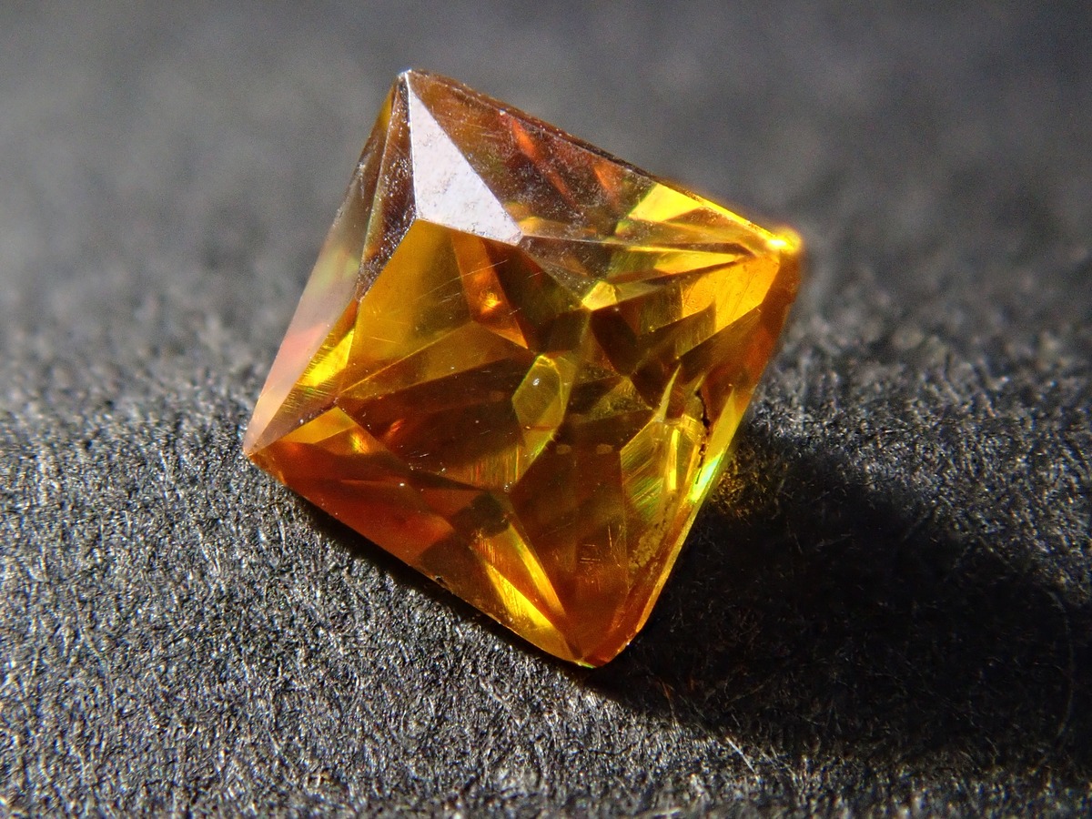 スペイン産スファレライト 0.302ct | Gem Shop Urcaguary(ウルカグアリー:宝石ルース専門店)