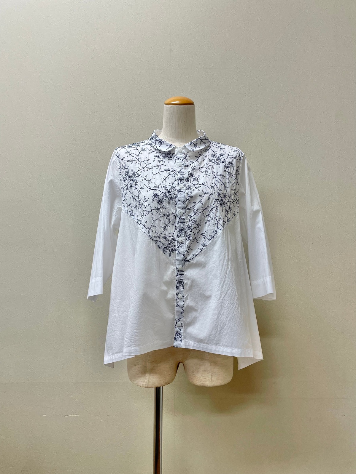 TANAKAのSHIRT 脇下がりレース切替ブラウス | Betty WEB STORE