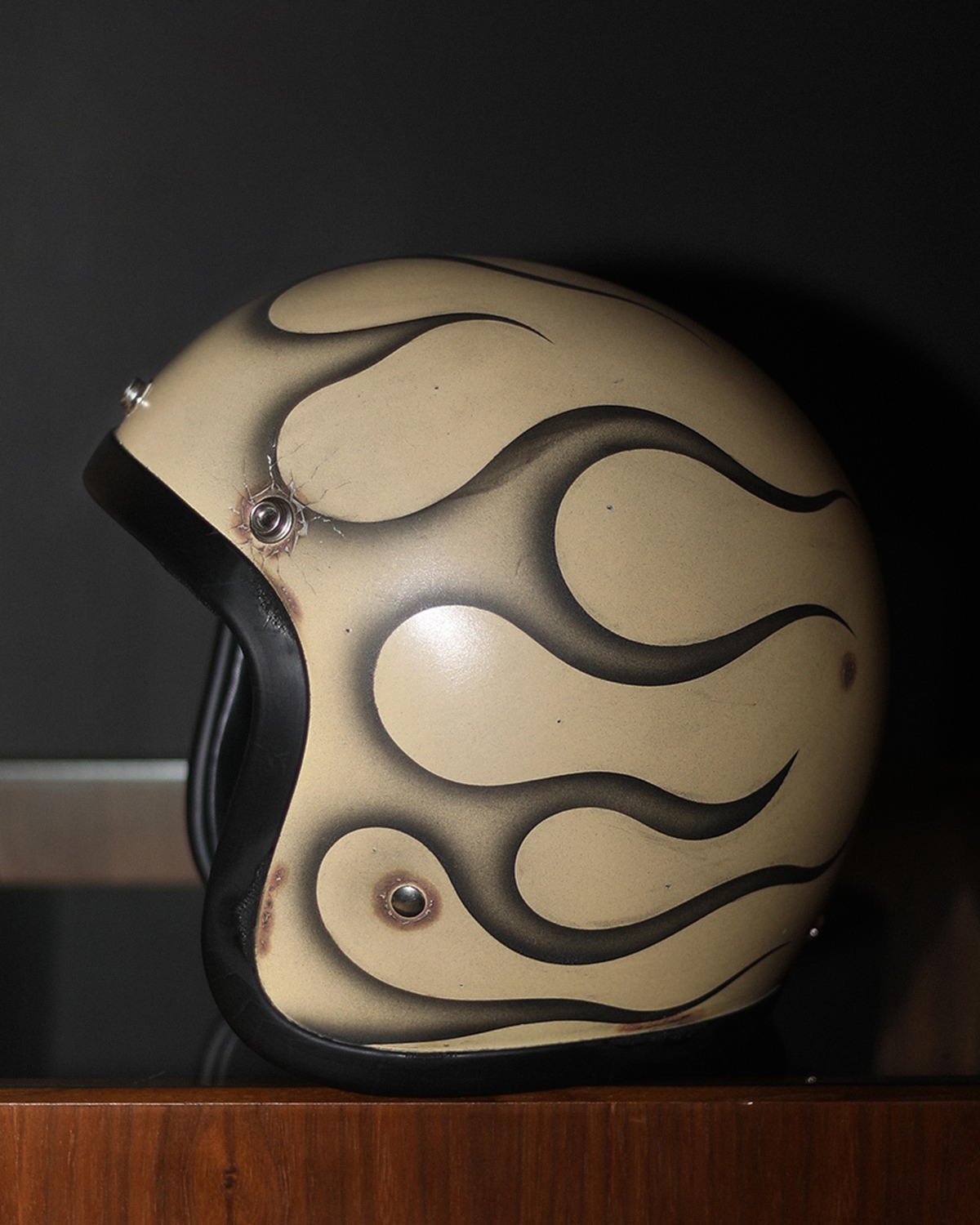 【一点物/送料無料】AGING BEIGE FLAMES HELMET | BARYFROMTHENORM