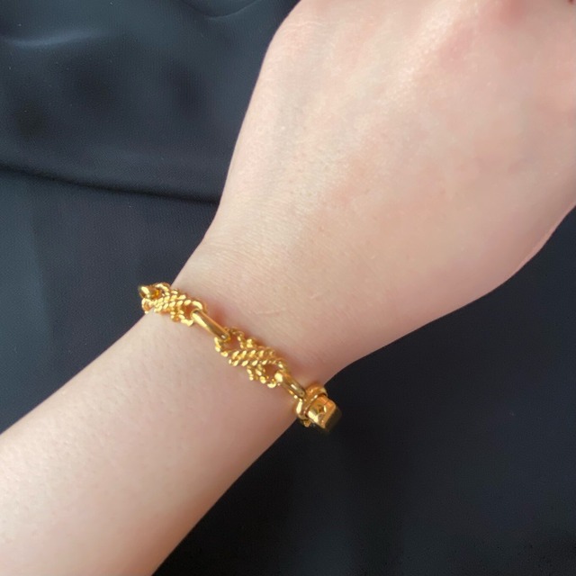 CELINE "Ribbon" Gold Bracelet | CARBOOTS