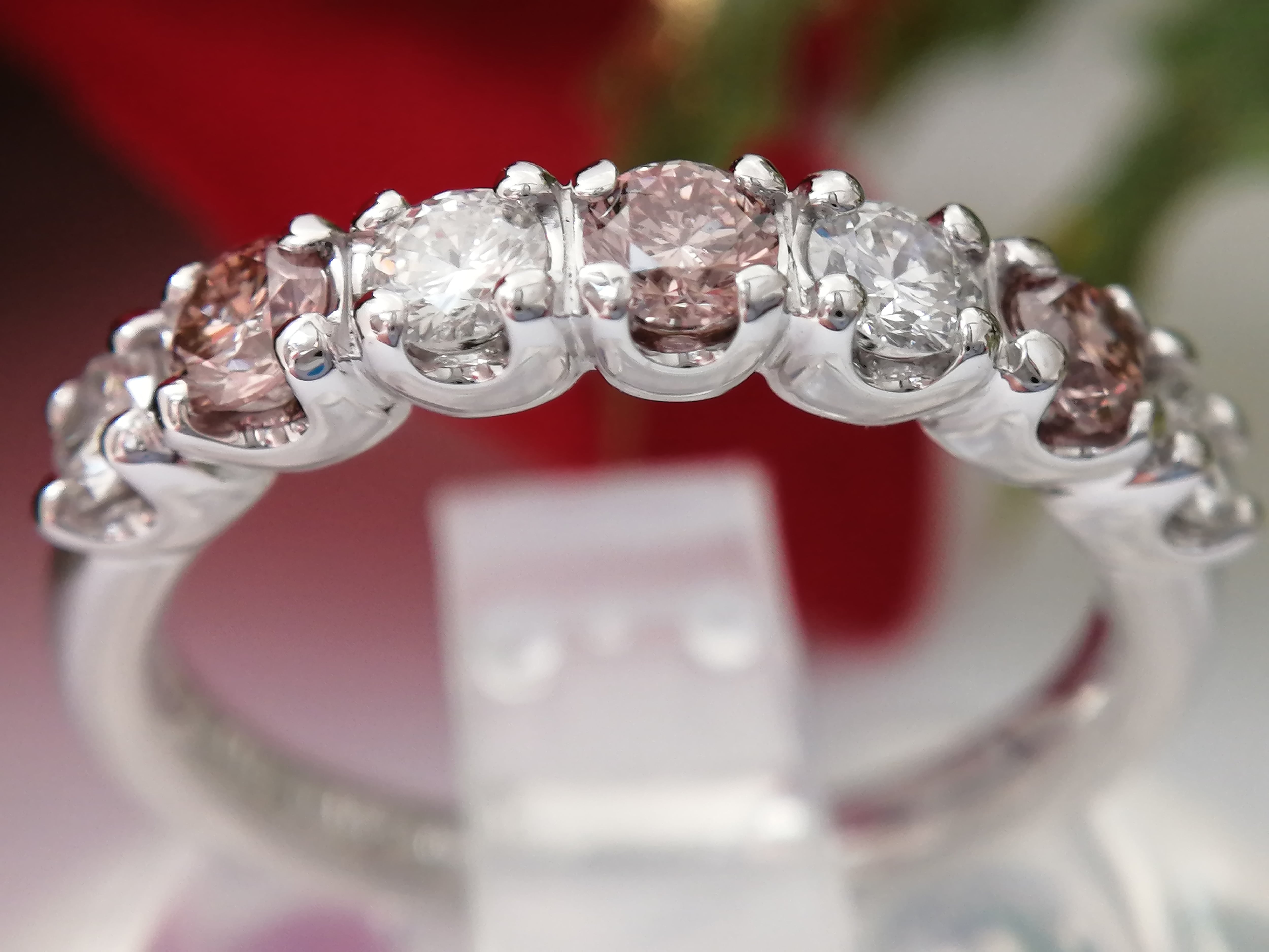 Pt900ピンクダイヤモンド(0.110ct 0.105ct 0.103ct)/ダイヤモンドハーフエタニティリング | fancy color plus