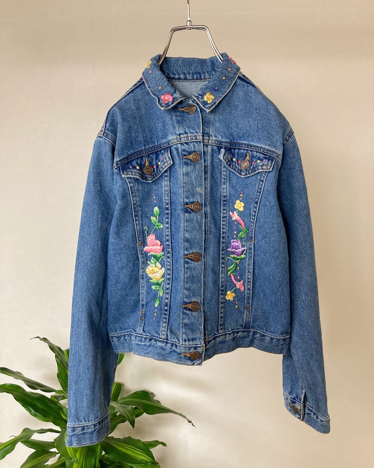 Levi’s flowers embroidery denim jacket | yakayaka
