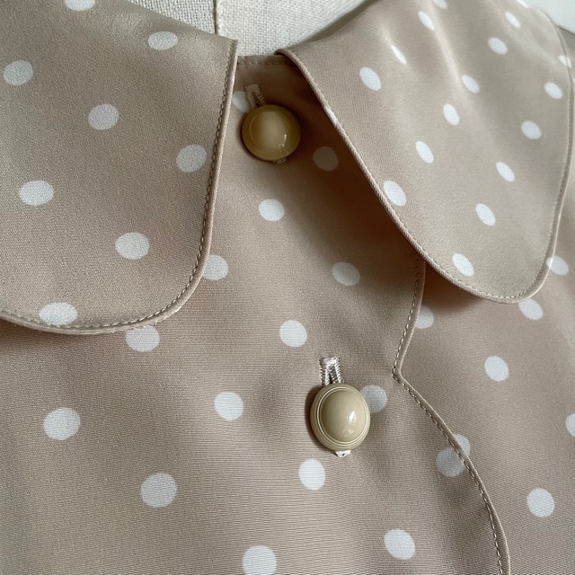 scalloped placket dot blouse 〈レトロ古着 スカラップ 前立て 水玉ブラウス 日本製〉 | RiLOU〈リル〉