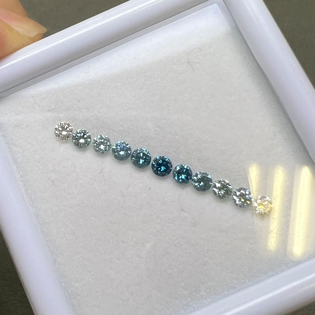トリートメントダイヤモンド グラデーションカラーセット 0.56ct 2.3mm-2.45m 11pcs ダイヤモンドルース | 鈴木屋