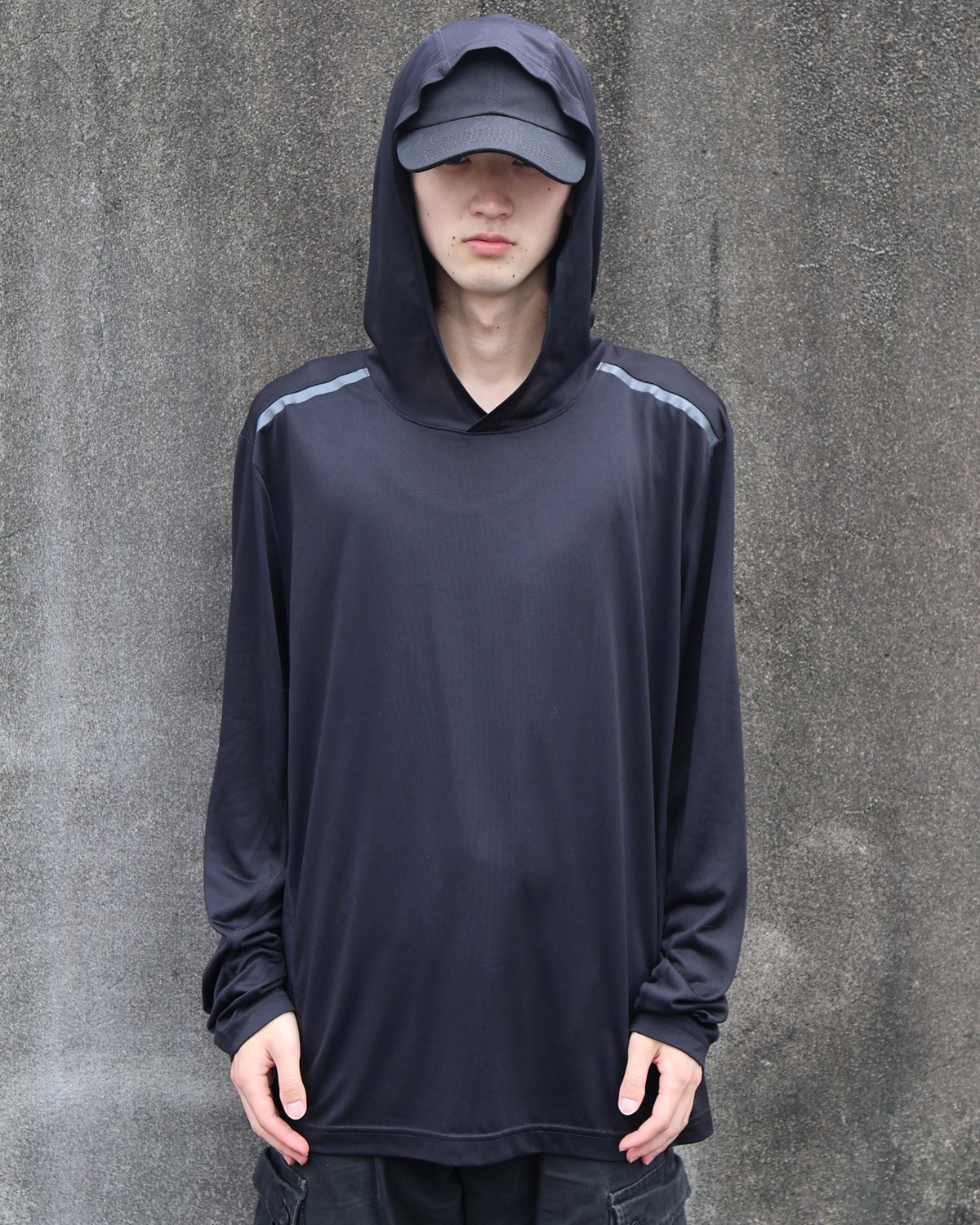 Shoulder line big hood long sleeve T | blendmarket