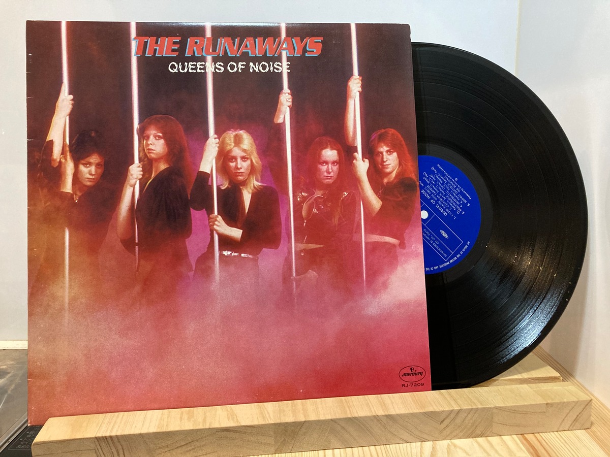 THE RUNAWAYS / QUEEN OF NOISE | sixteen records (シックスティーンレコード)