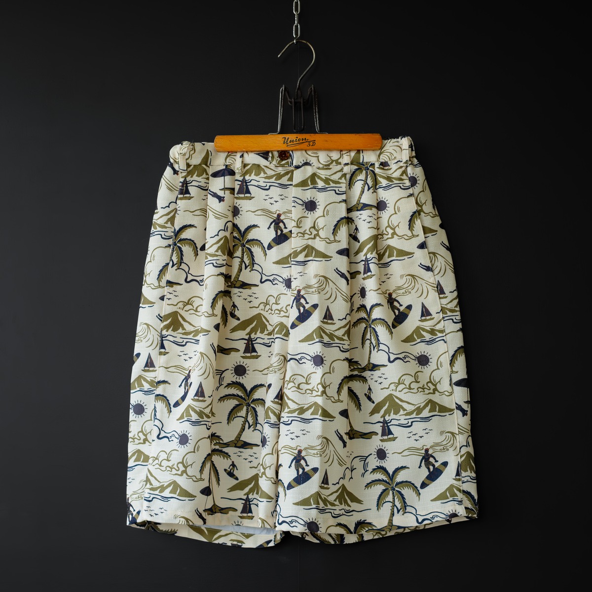【modem design】 aloha pattern beach shorts (beige) | dros dro