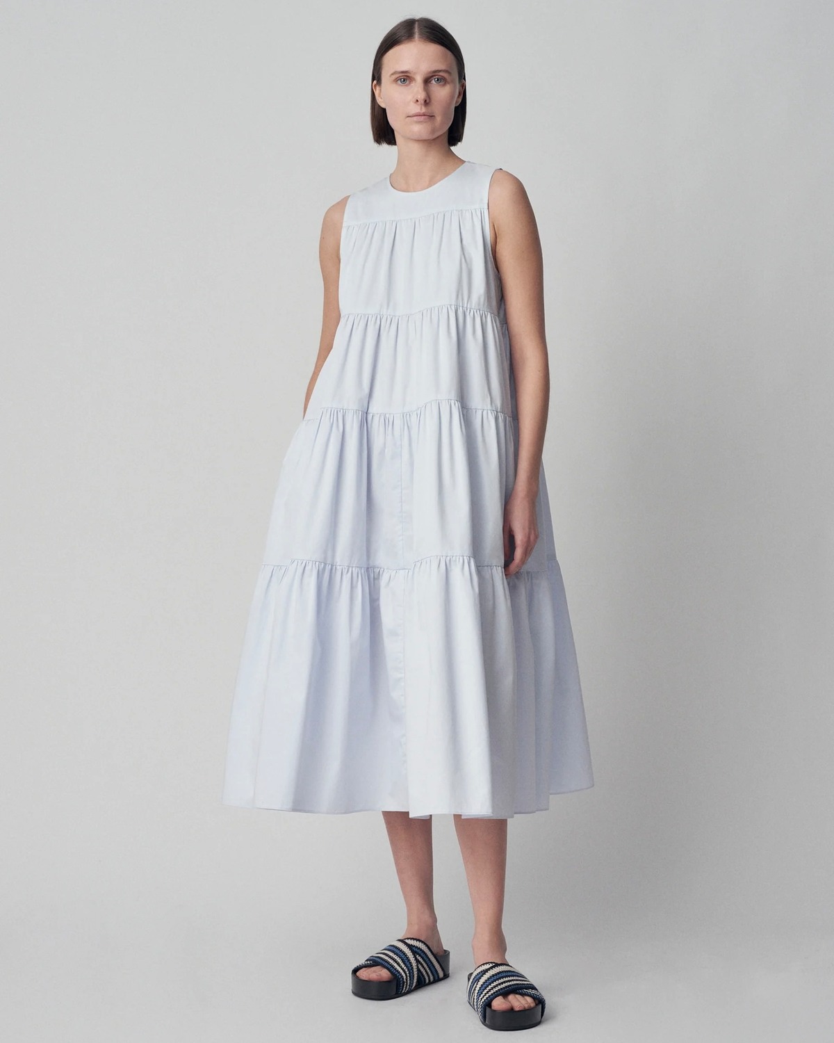 【co】Sleeveless Tiered Dress in Cotton Poplin | idealclasse