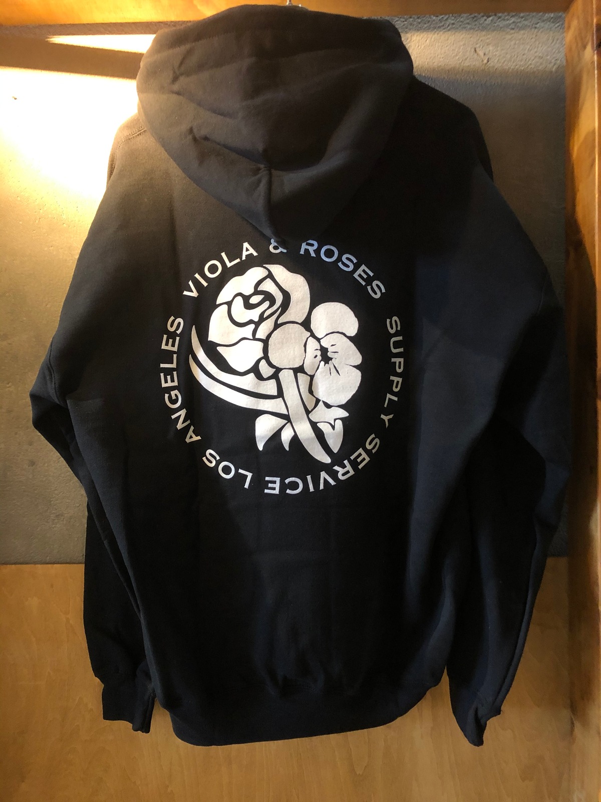 VIOLA&ROSES CLASSIC HOODIE NO.1BK | livlov
