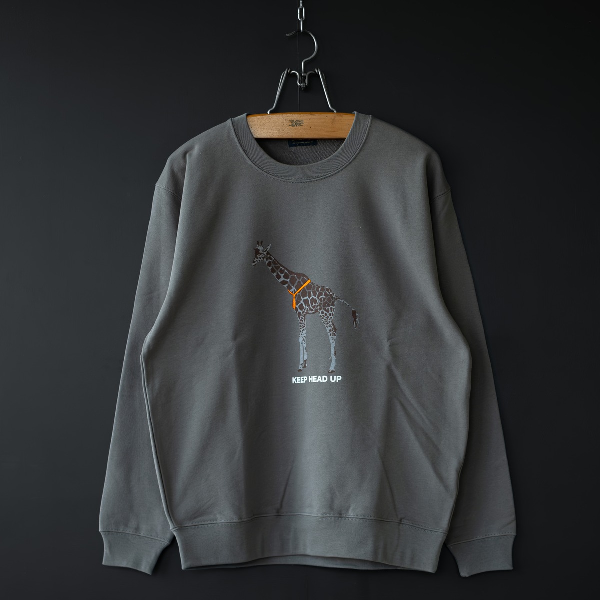【modem design】 KEEP HEAD UP sweat (olive) | dros dro