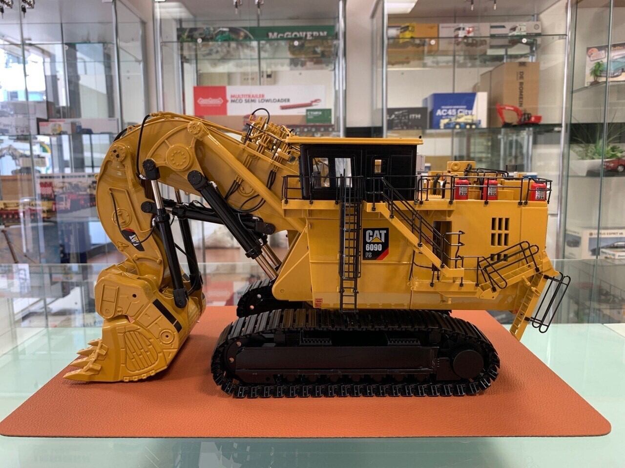 CCM(classic construction models) 1/48 CAT6090FS | 北原模型株式会社