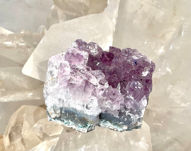 神秘的な光を放つ！アメジストクラスター 003 | AMERI 自由が丘店 天然石・パワーストーン・ペンデュラム