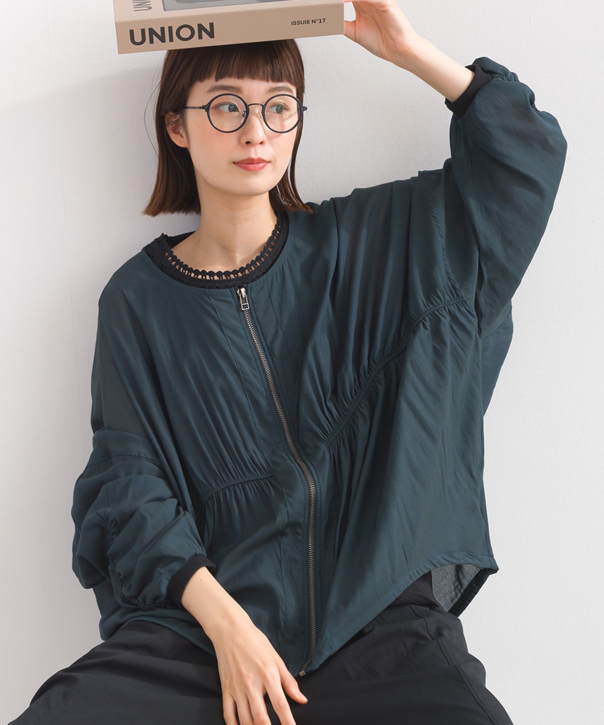 K52069 シアー無地布帛ZIPモモンガブルゾン / Sheer Solid Fabric Batwing Zip Blouson (残り ...