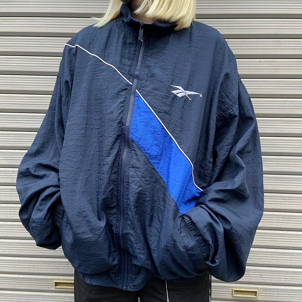 90年代 Reebok リーボック フロント バック刺繍 ナイロンジャケット メンズXL 古着 90s ビンテージ ヴィンテージ ネイビー ブルー 青 紺 バックプリント【ナイロンジャケット ...