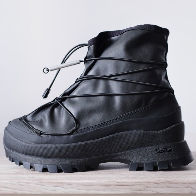 【VEIN】SYNTHETIC LEATHER COVERED TRAINER | MLR