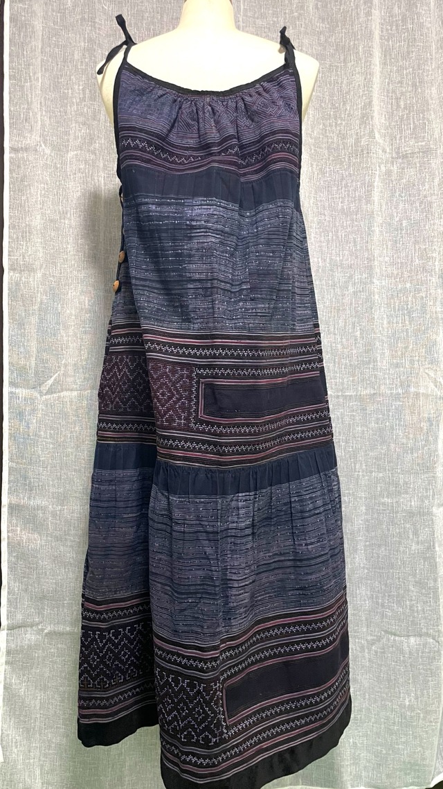 モン族刺繍キャミソールワンピース〈藍〉 | MEEW〈ミアオ〉