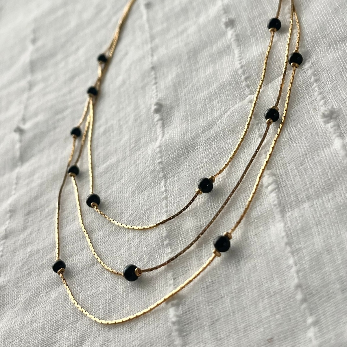 3-strand gold chain necklace with black beads KKVIRH50 | re:floral ...