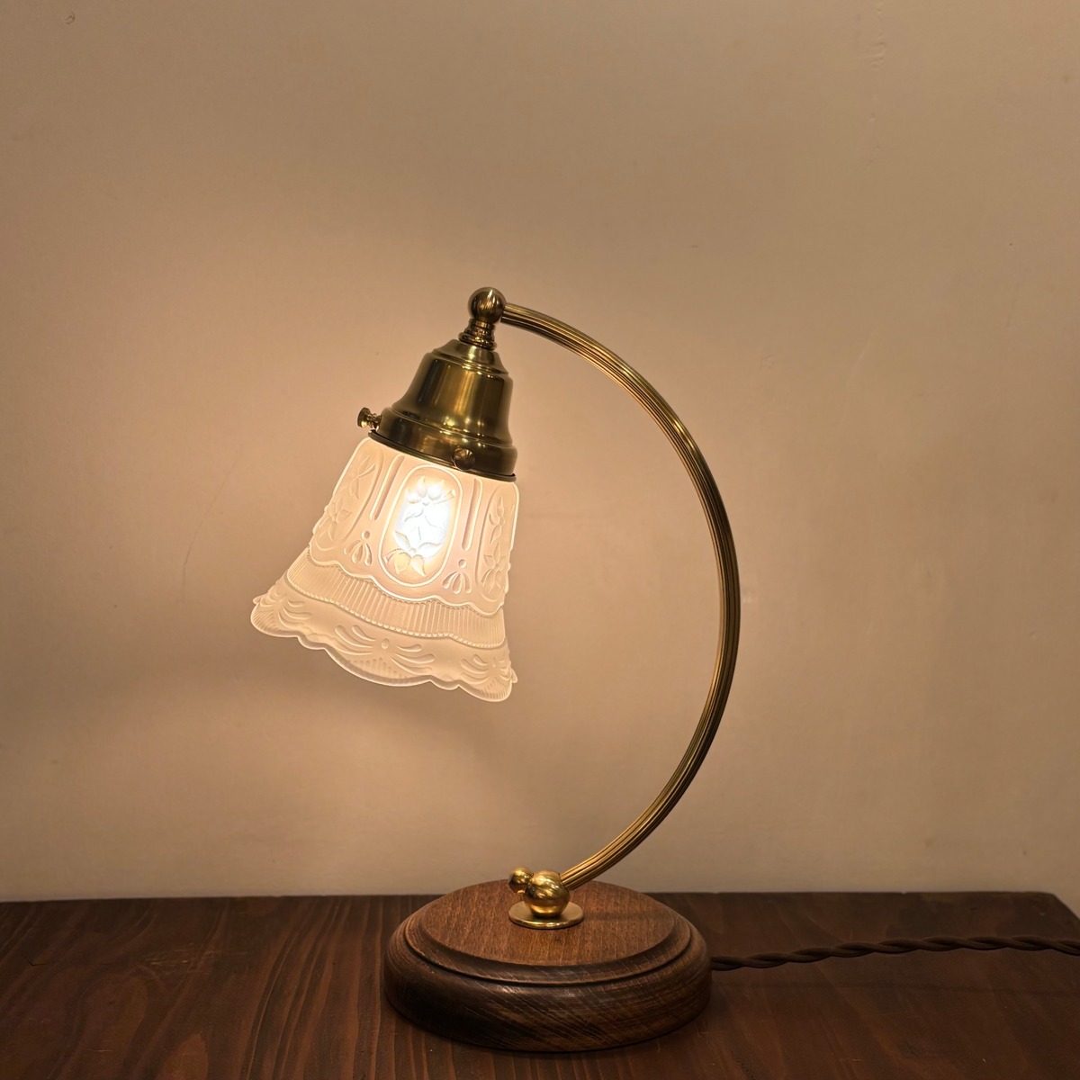 Frosted Glass Flower Shade Arched Table Lamp | STOCKMAN
