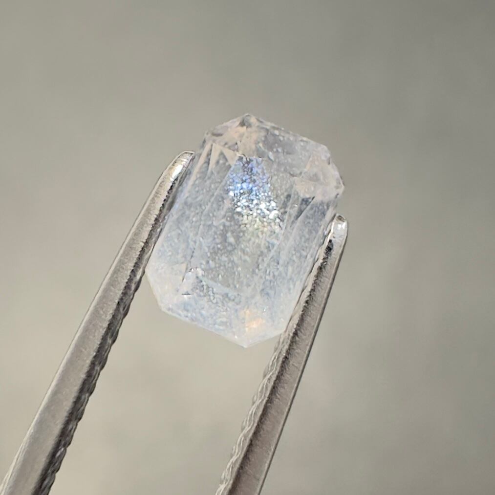 【UVチェンジアパタイト】 マダガスカル産 0.83ct | Pay ID