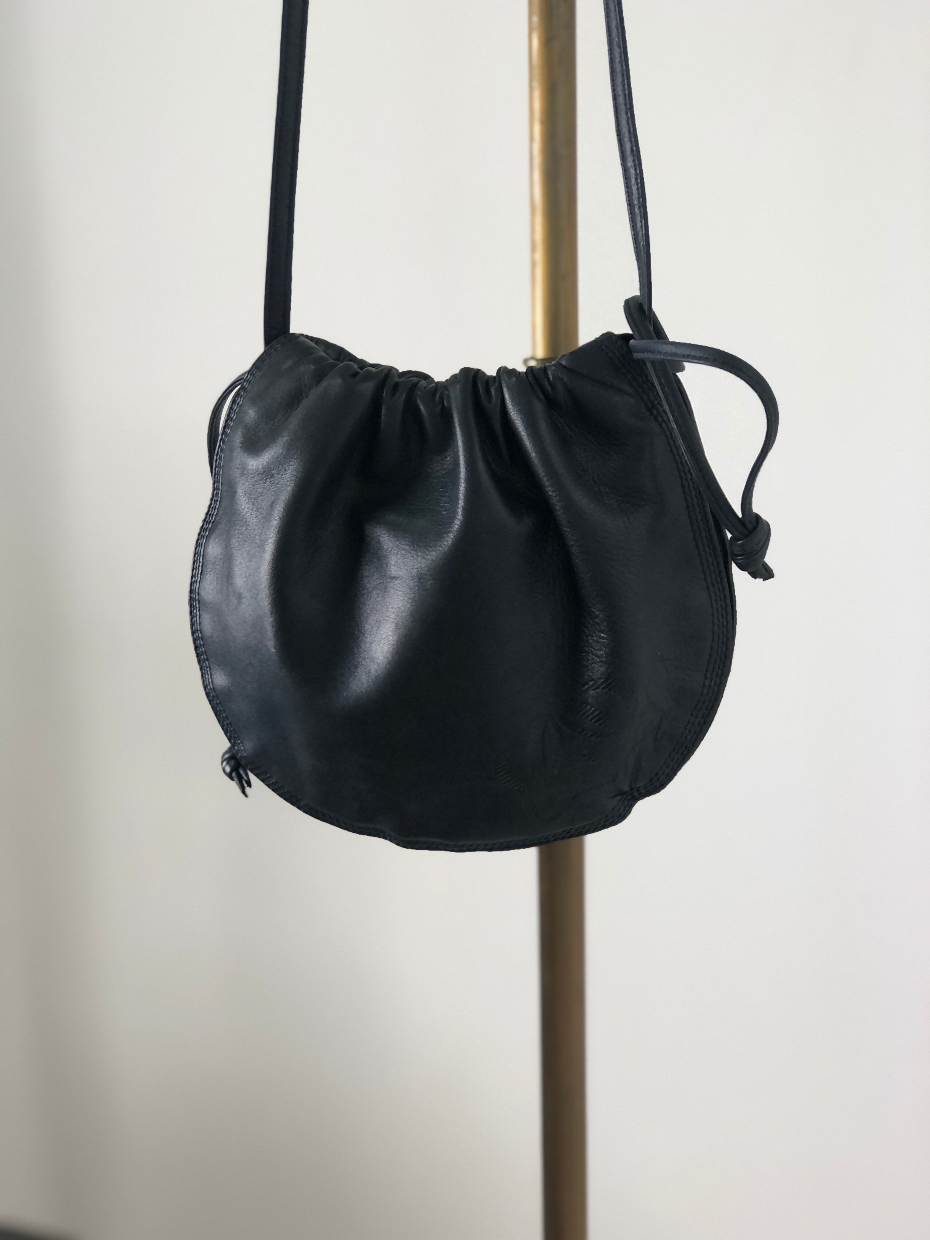 LOEWE ロエベ アナグラム ショルダーバッグ ネイビー レザー LOEWE ロエベ アナグラム ショルダーバッグ ネイビー レザー