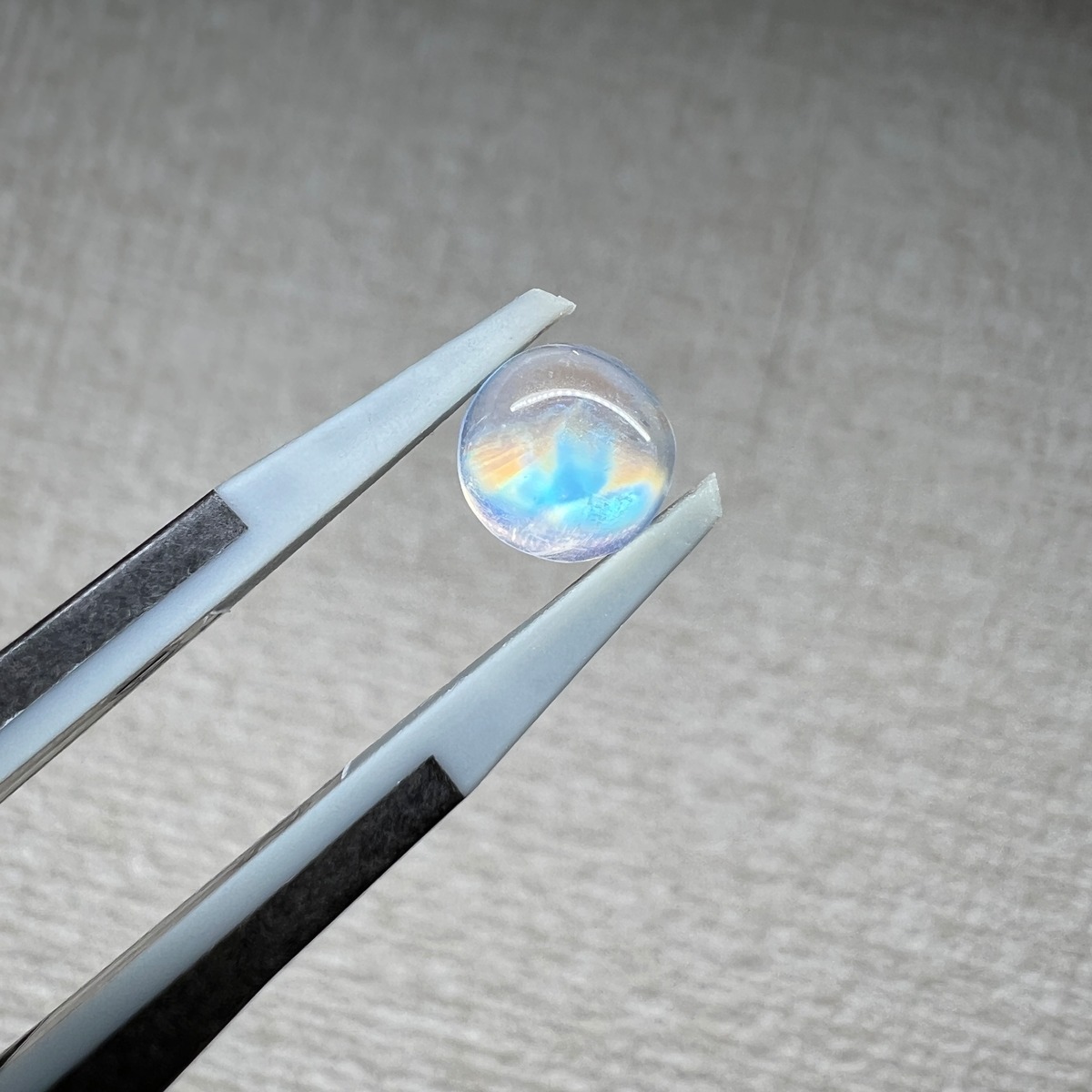 レインボームーンストーン 〜ぽわっと極上のシラー〜 0.93ct | GEMマニ屋