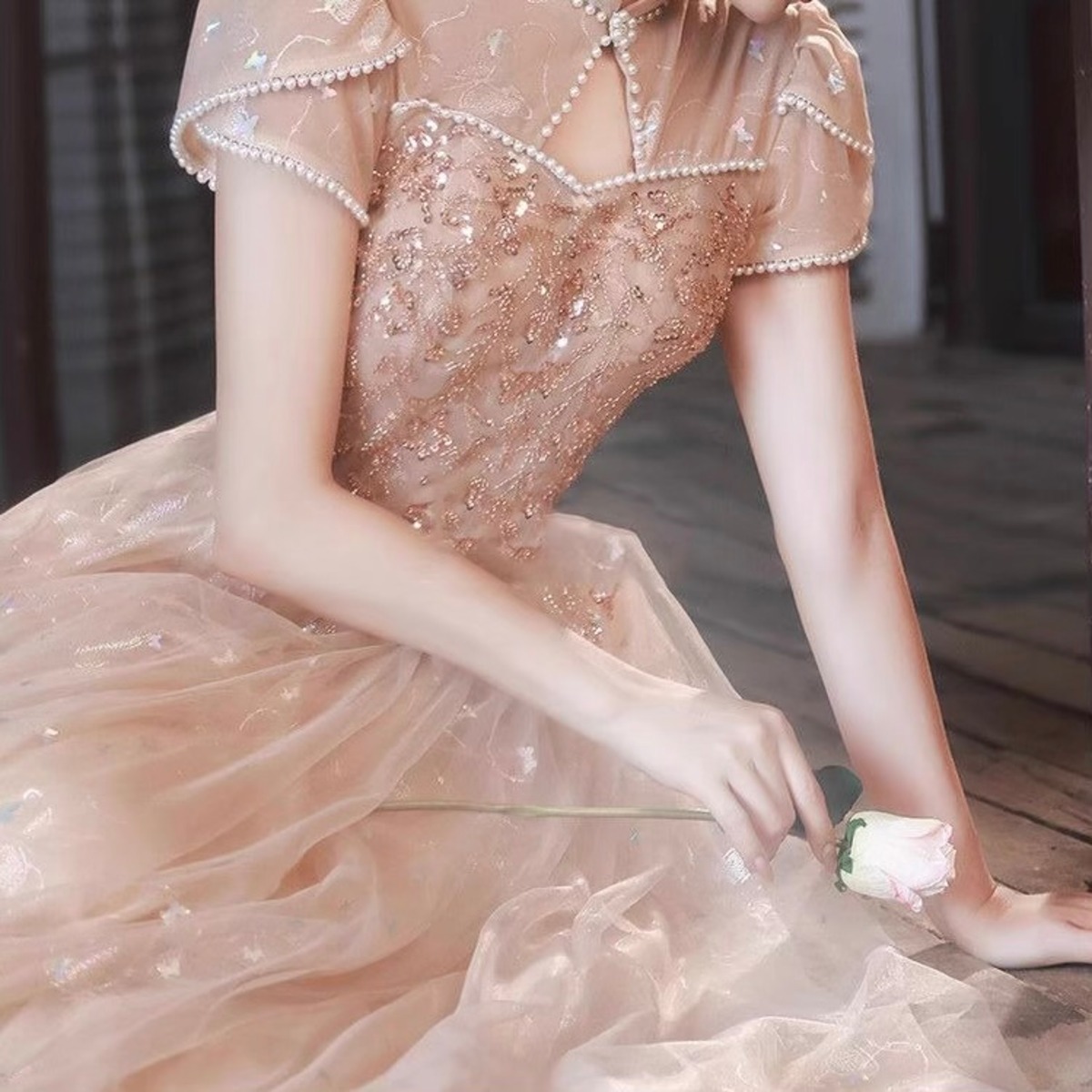 バタフライモチーフハイネックチュールロングドレス A00463 | SproutStyle