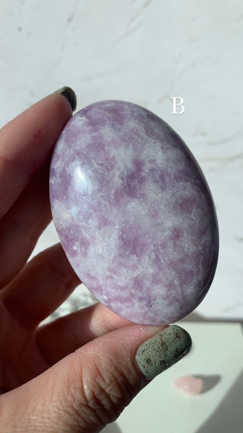 レピドライト♡パームス・淡い紫がとてもキュート♪ | tunagu・Crystal shop[天然石]