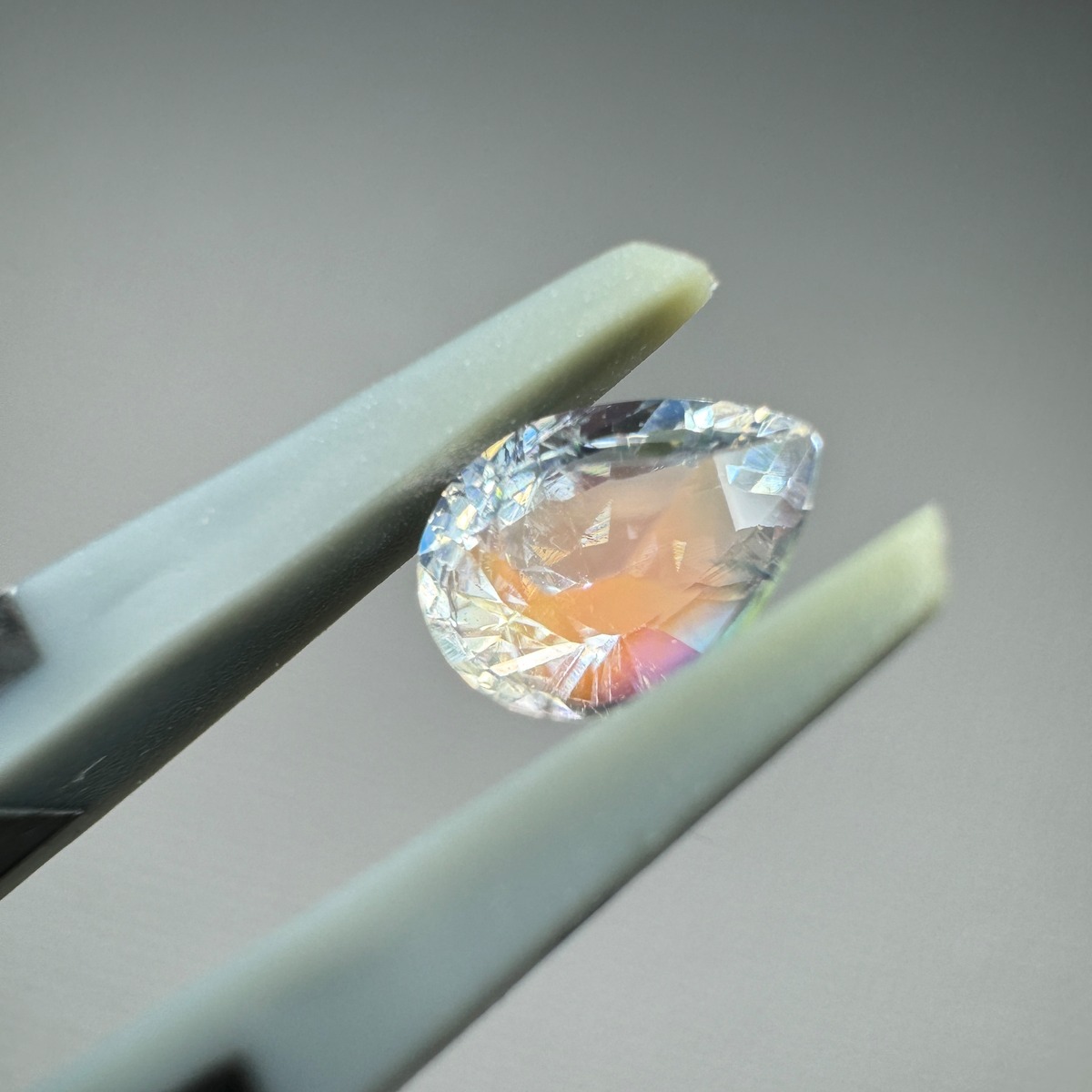 アンデシンラブラドライト マダガスカル産 〜珍しいピンクも見えるよ‪☺︎‬〜 0.54ct | GEMマニ屋