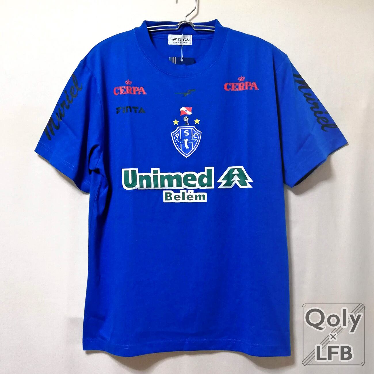 パイサンドゥSC 2008 Finta ユニフォームデザイン Tシャツ ブルー FT5000 | Qoly × LFB Vintage