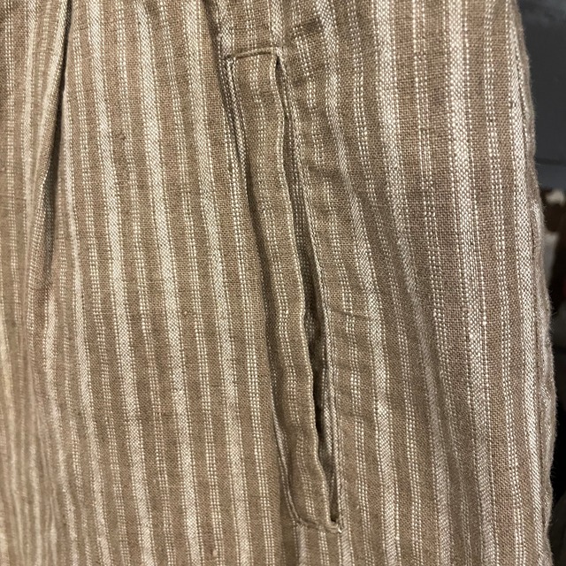 Rafaella 2 Tuck Linen Shorts | VOSTOK