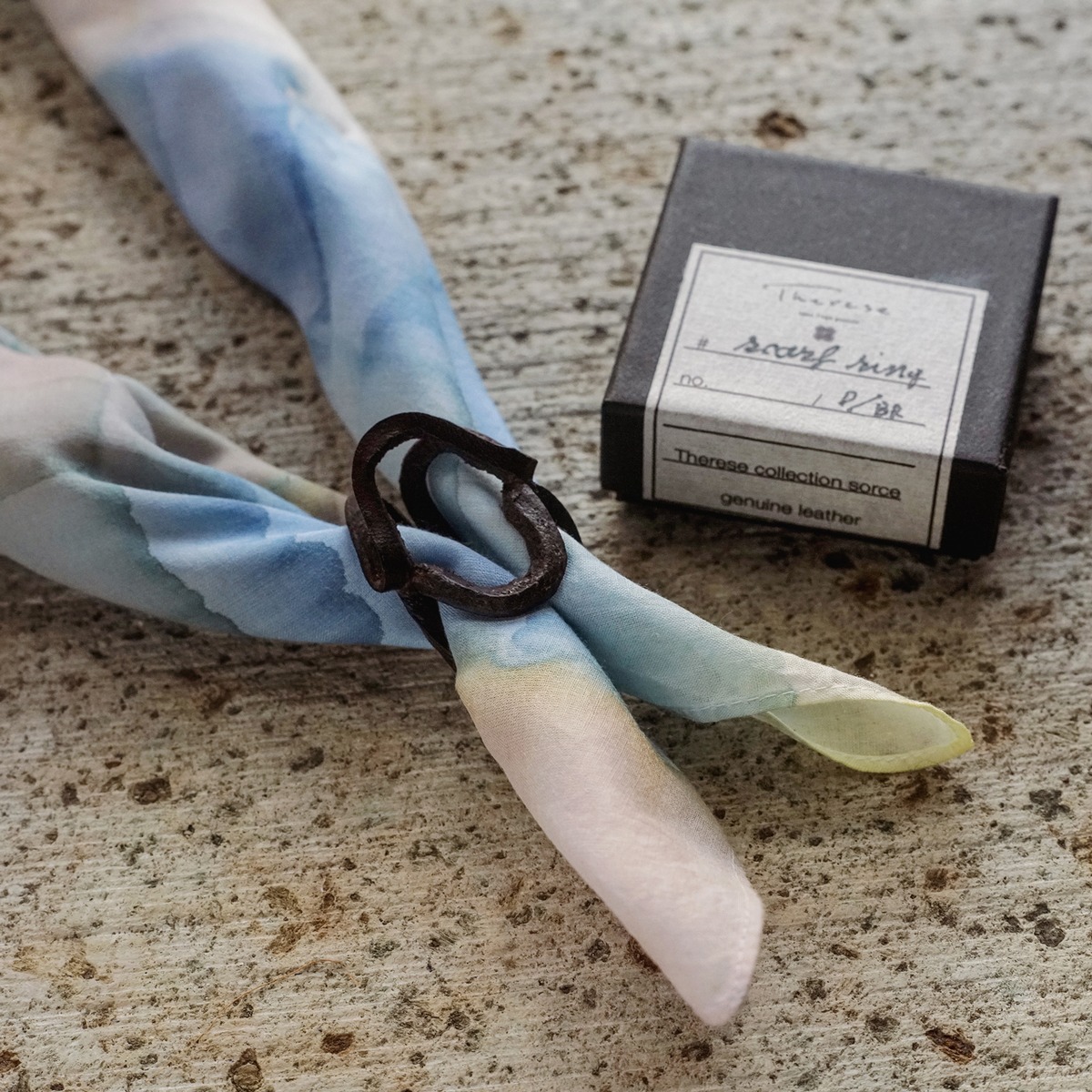 Therese Leather Scarf Ring Black/D.Brown【スカーフリング】【テレーズ】【本革】【日本製】【アクセサリー ...