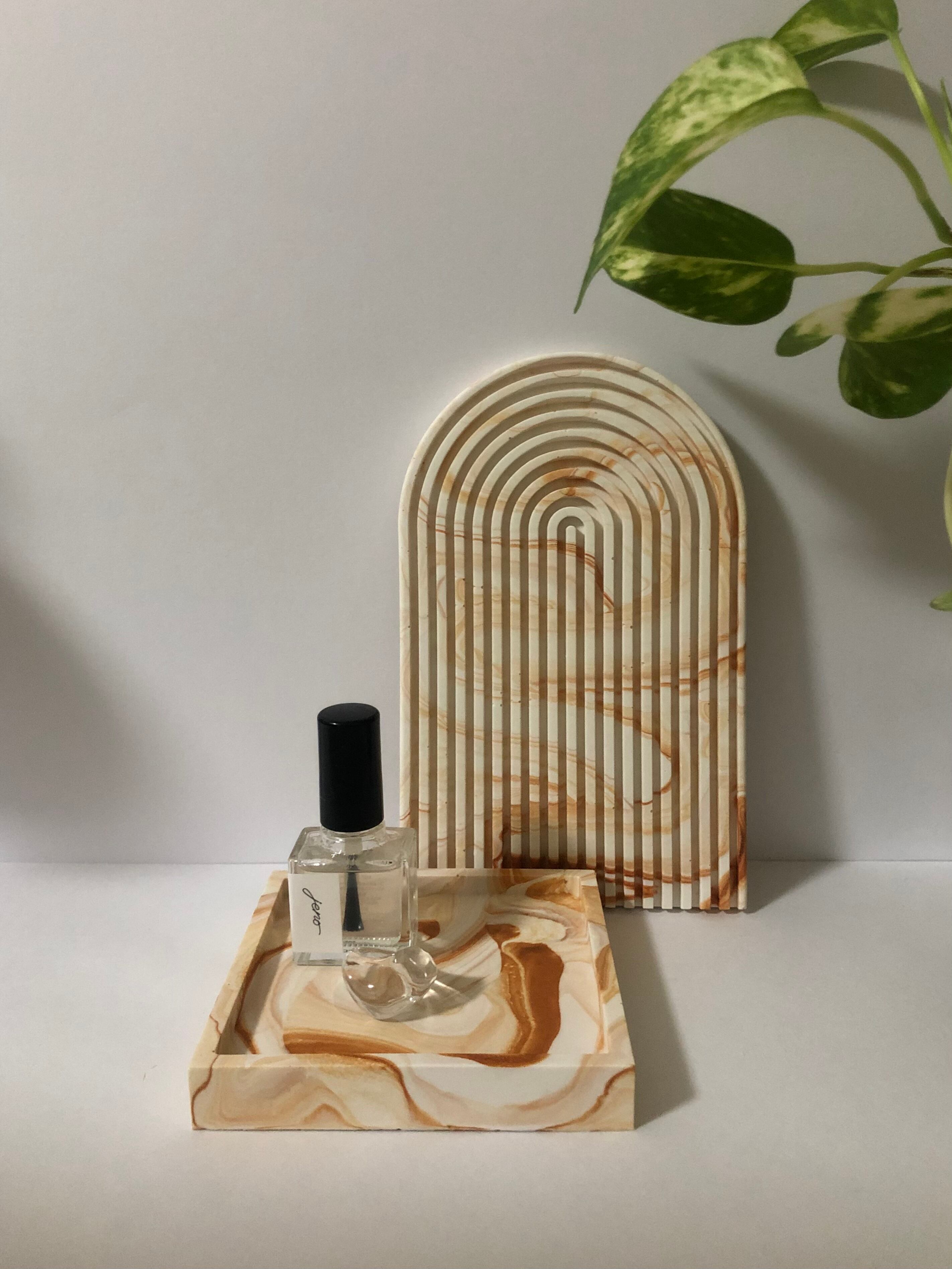 arch board [ caramel brown ] | nephelee