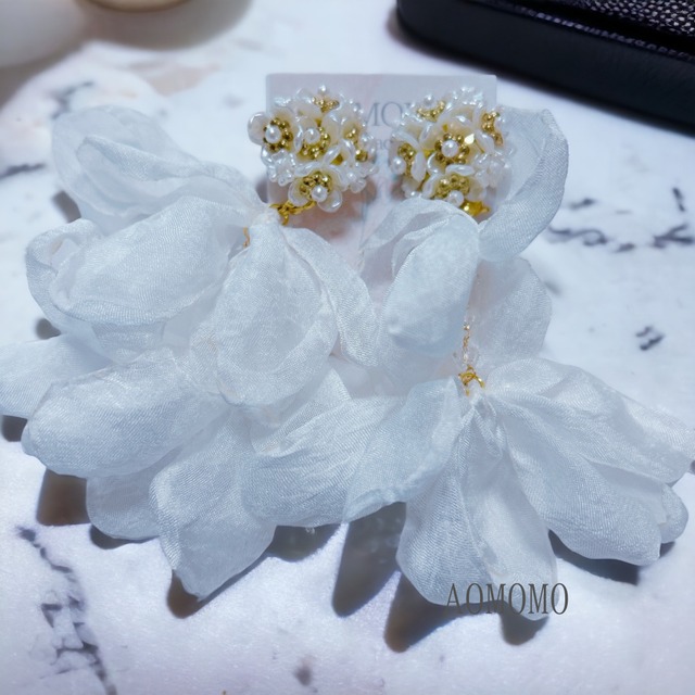 【6way】金属アレルギー対応 大ぶり オーガンジー オーガンジーリボン 挙式 披露宴 パーティー 結婚式 前撮り 後撮り フォトウェディング ロケーション撮影 | AOMOMO 〜永遠の輝きを贈る〜