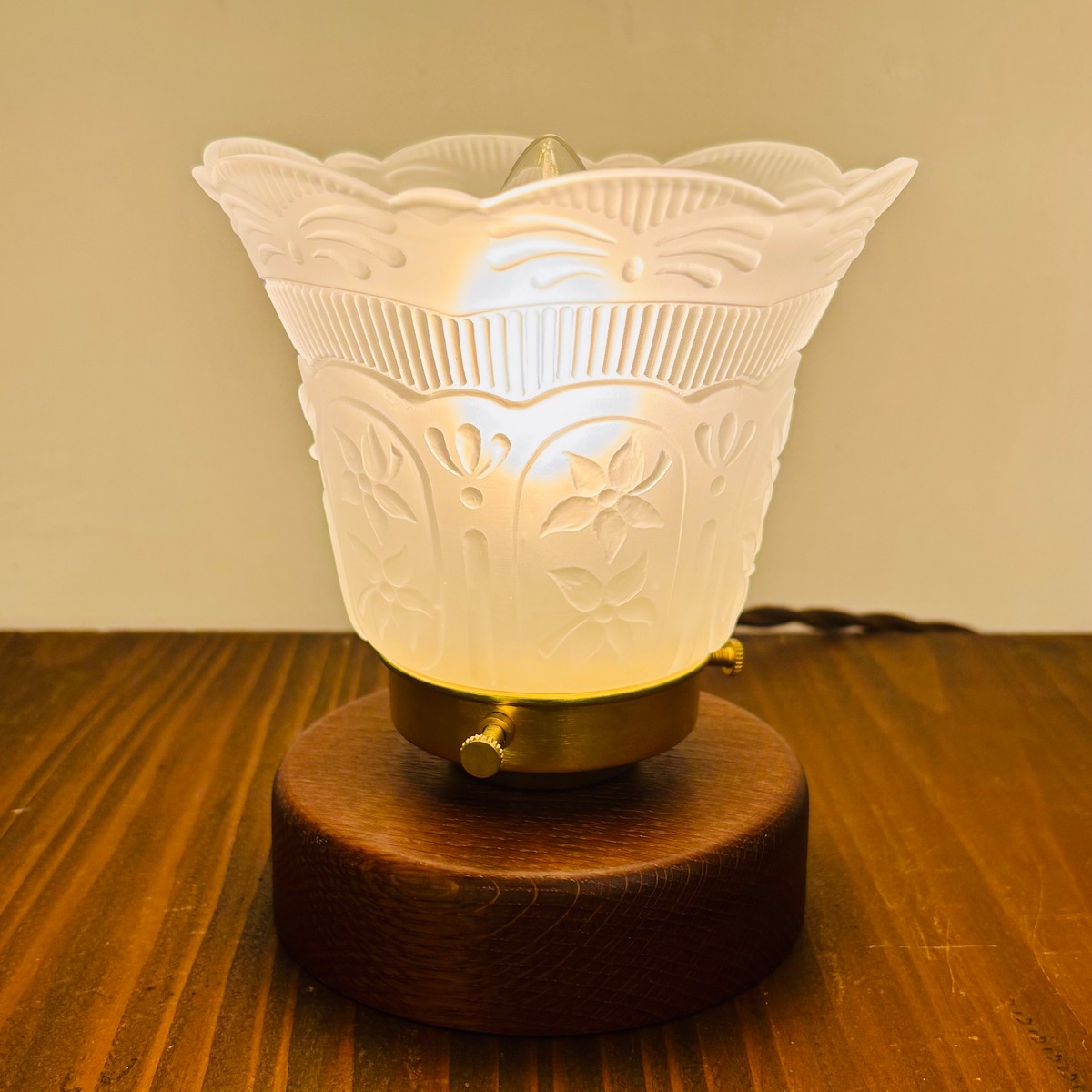 Frosted Glass Flower Shade Wooden Lamp | STOCKMAN