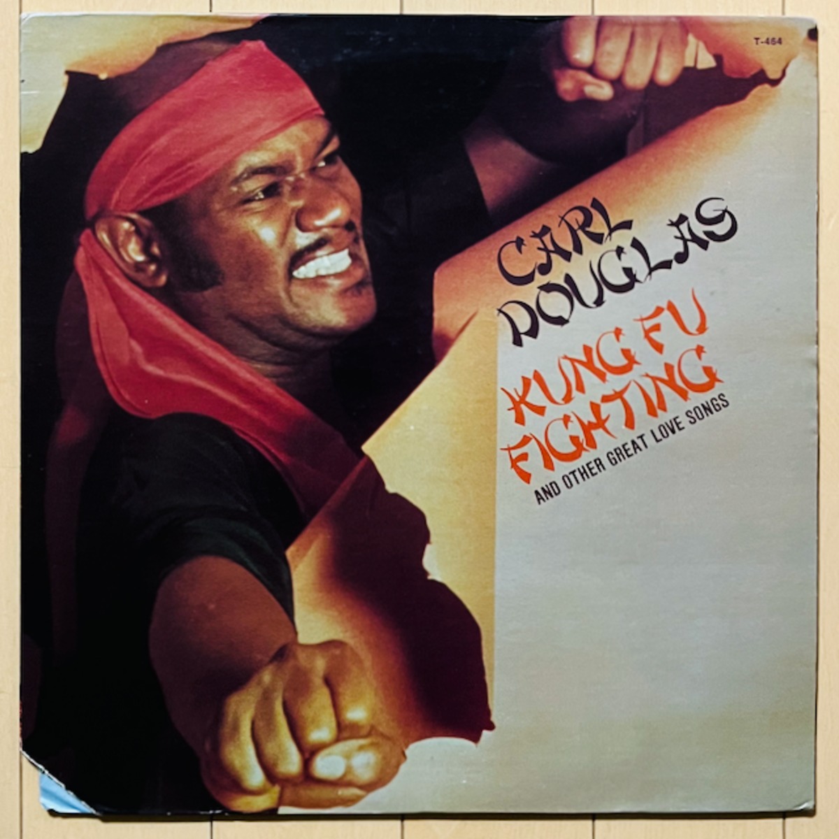 CARL DOUGLAS / KUNG FU FIGHTING | VINYL DEALER