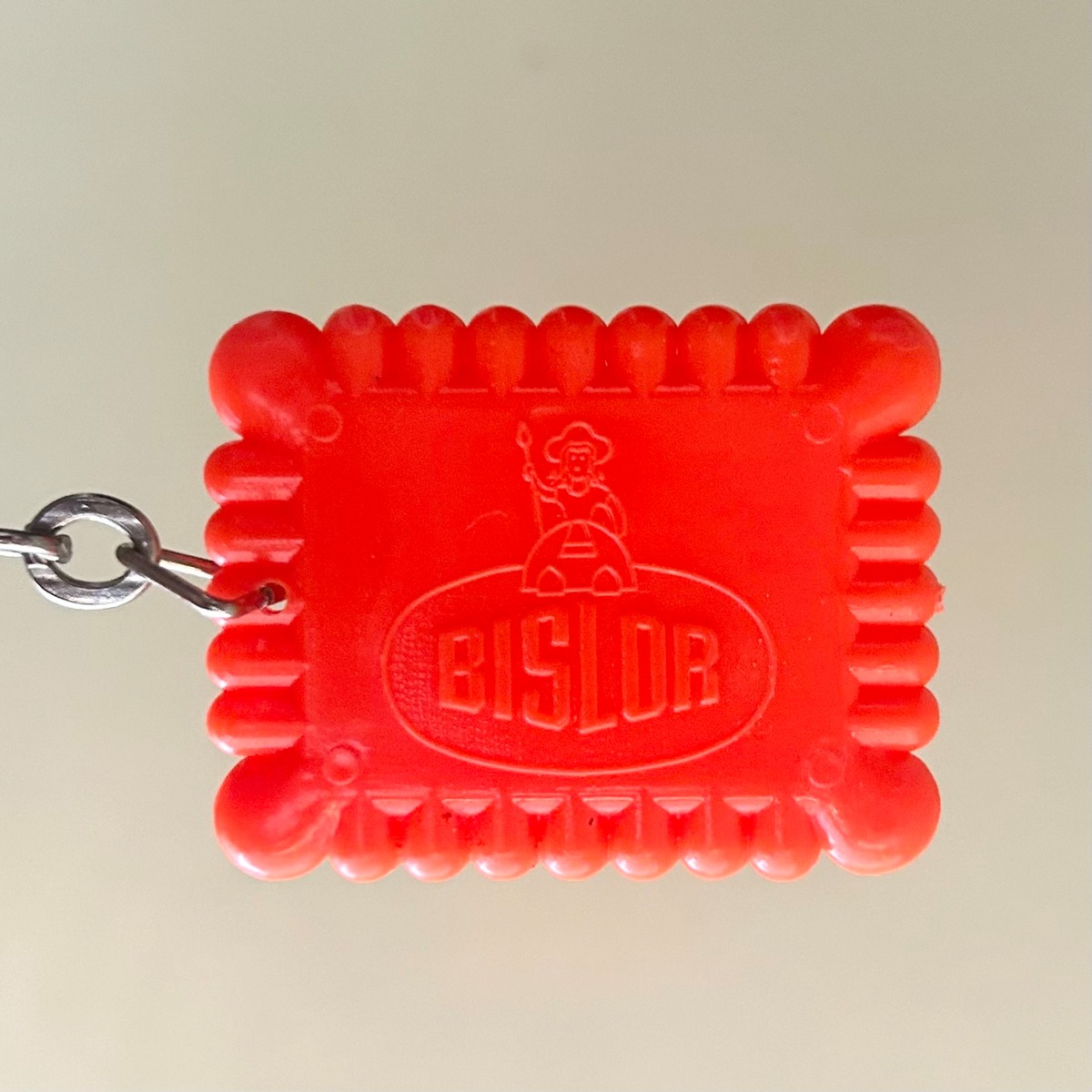 BISLOR ビスケット 赤 フレンチキーホルダー | ブルボン蚤の市 ｜ブルボンキーホルダー・フレンチキーホルダーのお店