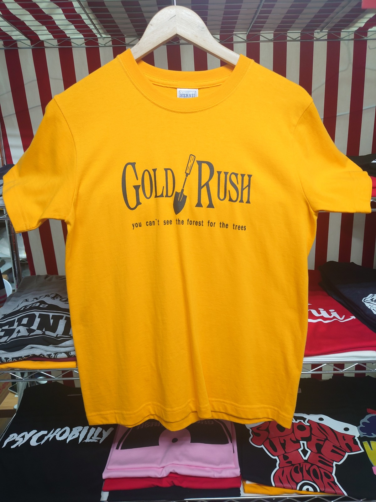 GOLD RUSH Tシャツ | HERNII