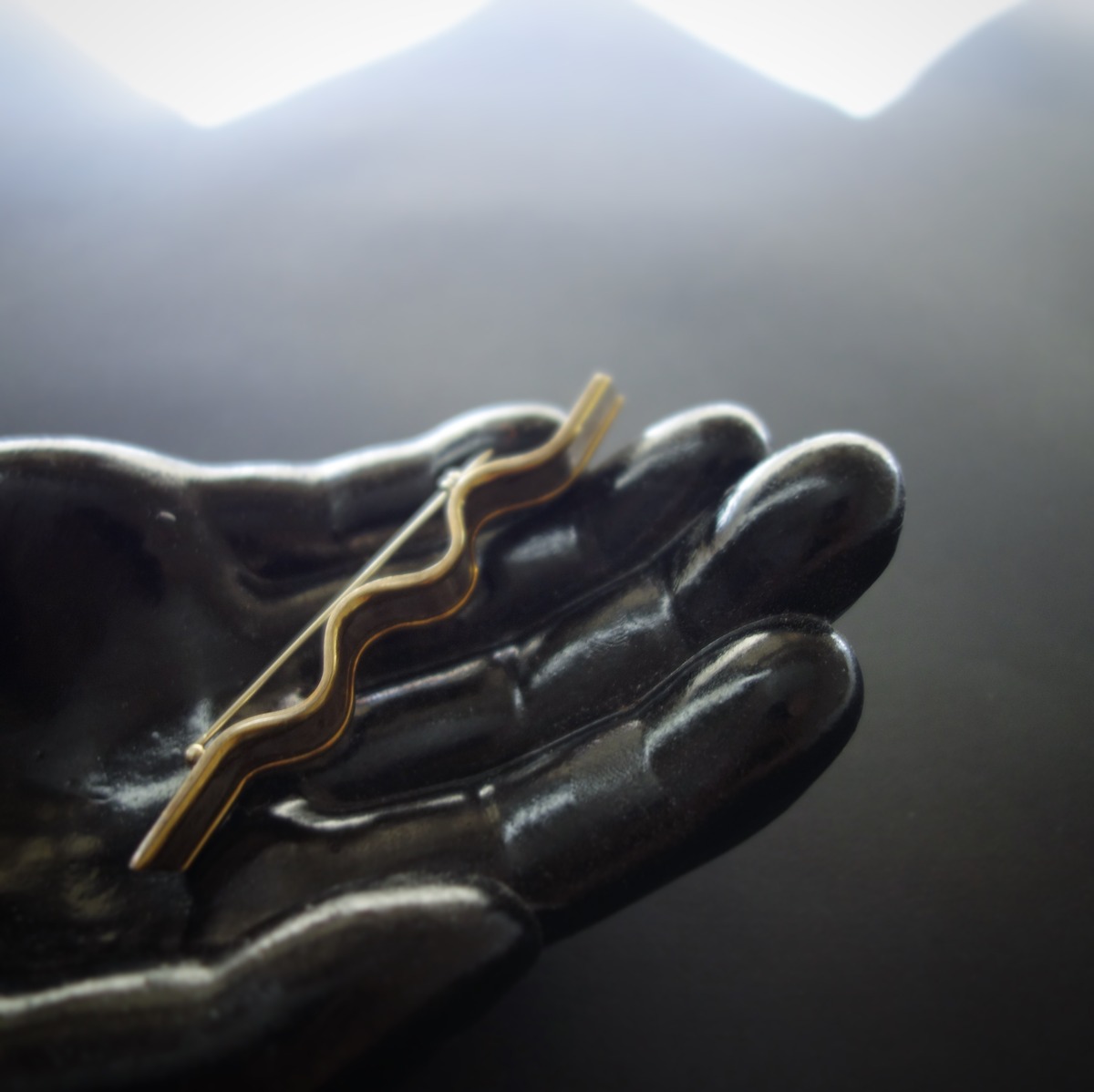 wave pin | poeasy vintage