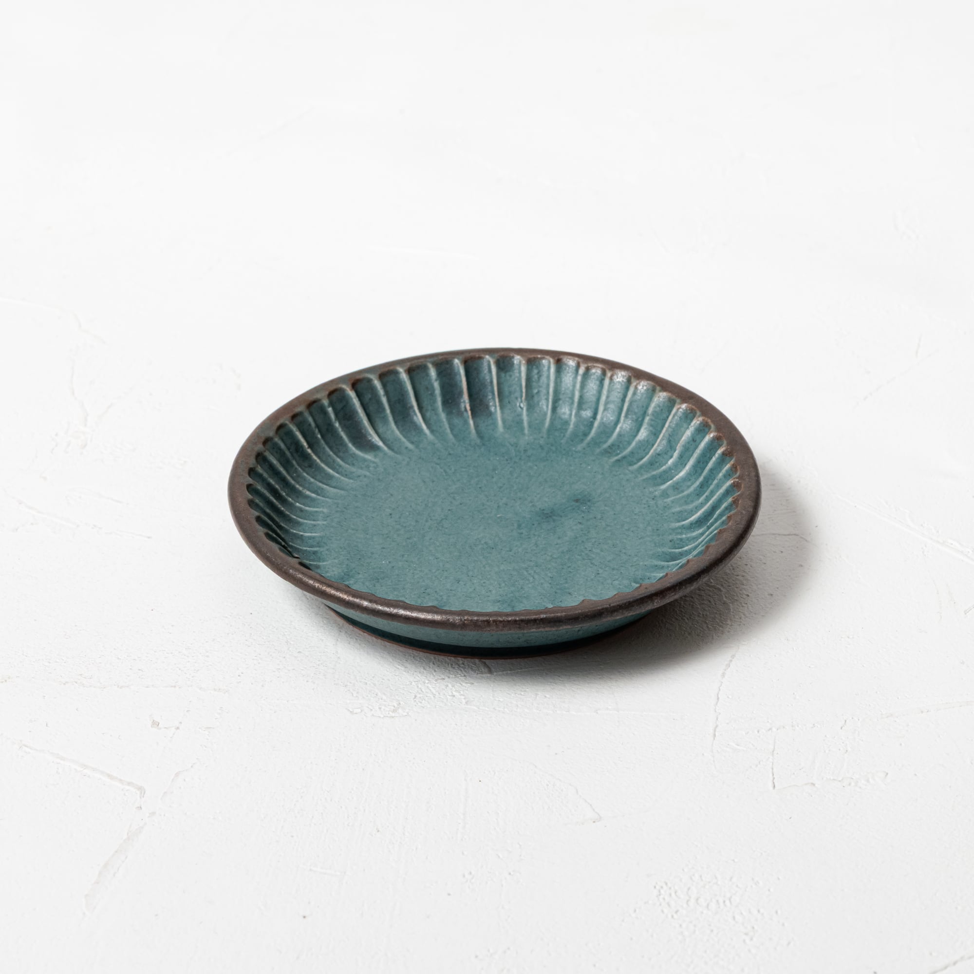 [石渡 磨美 ]60 鎬リム豆皿（青鼠） | UTSUWA KESHIKI