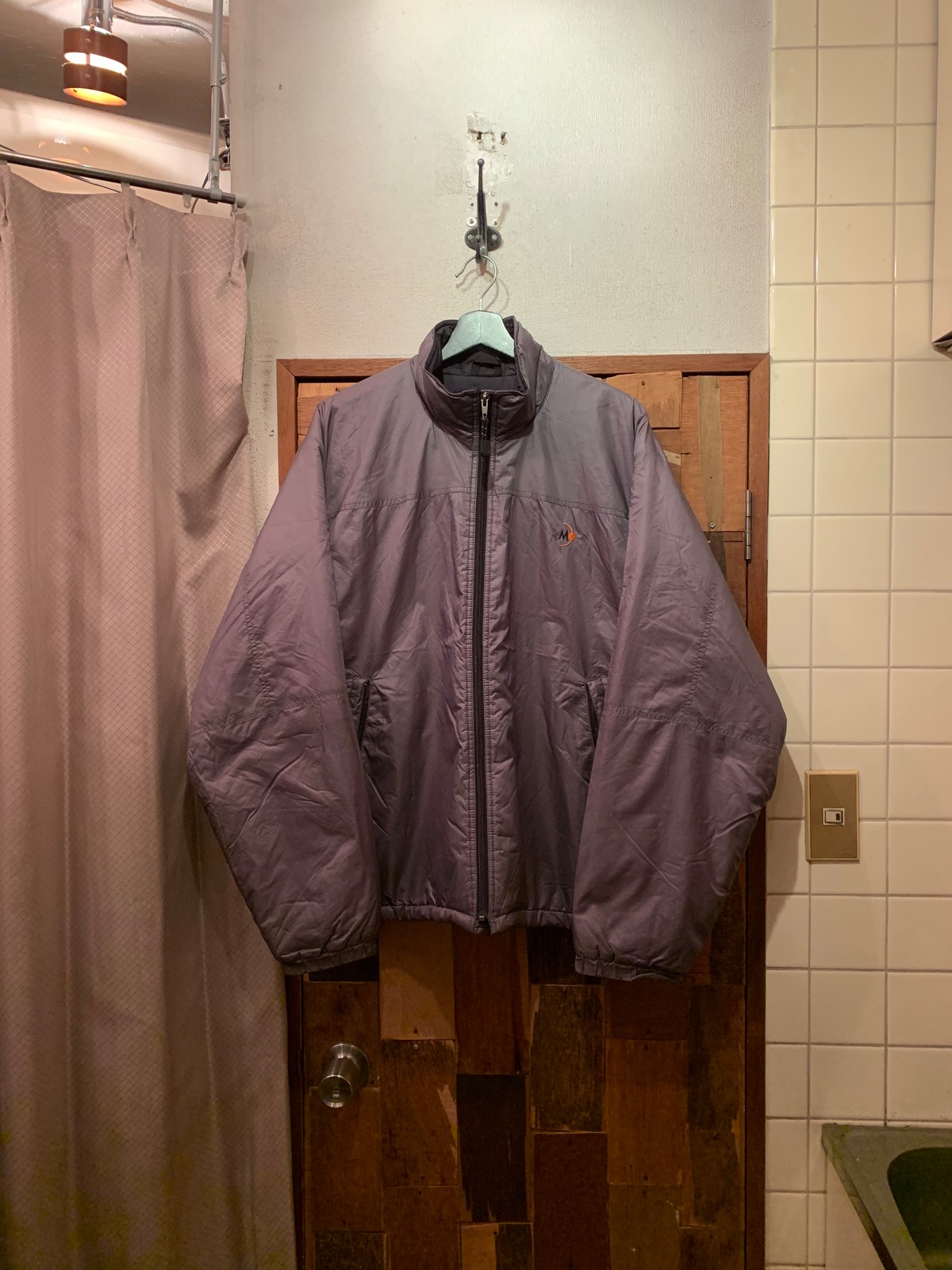 “MOONSTONE” 90’s~00’s gray point logo zip-up down jacket | LAUGH