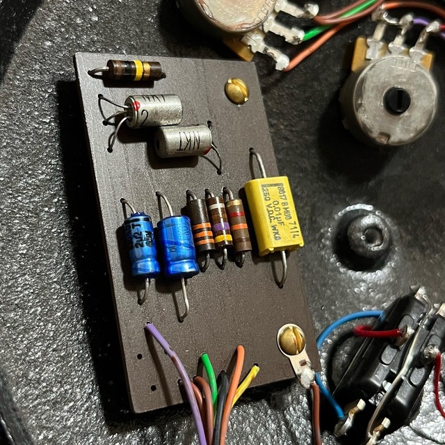 Cashew Nuts FUZZ -three eyes- | Lemon & Ginger