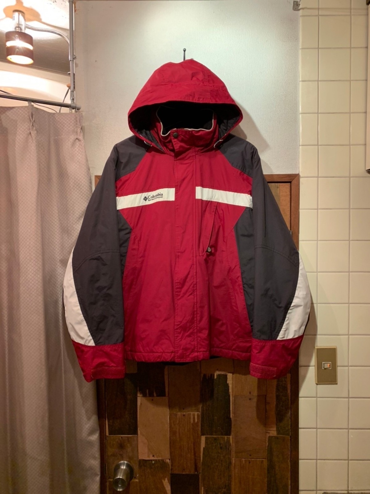 “Columbia” 00's inner fleece! red×charcoal×white nylon design mountain ...