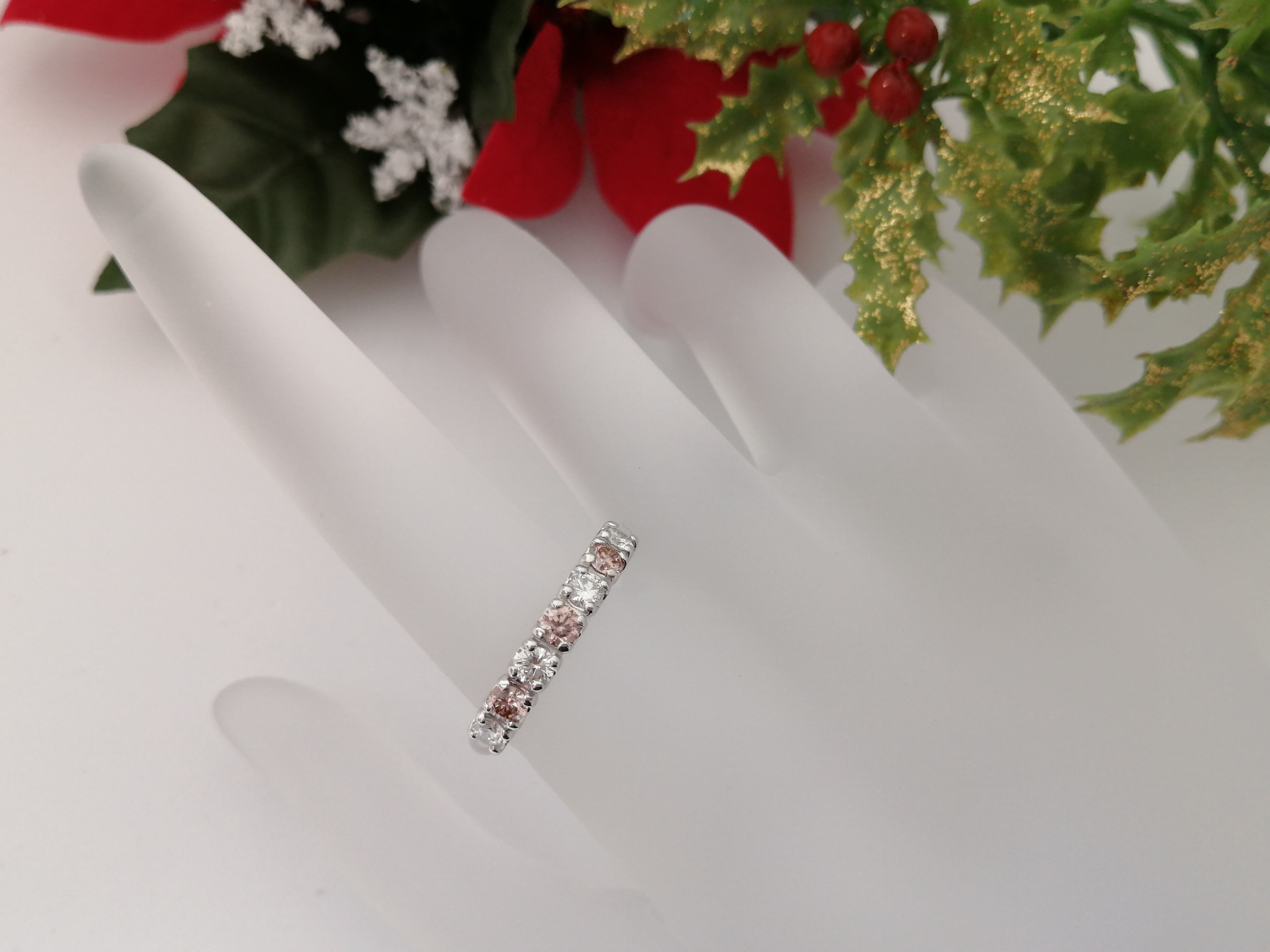 Pt900ピンクダイヤモンド(0.110ct 0.105ct 0.103ct)/ダイヤモンドハーフエタニティリング | fancy color plus