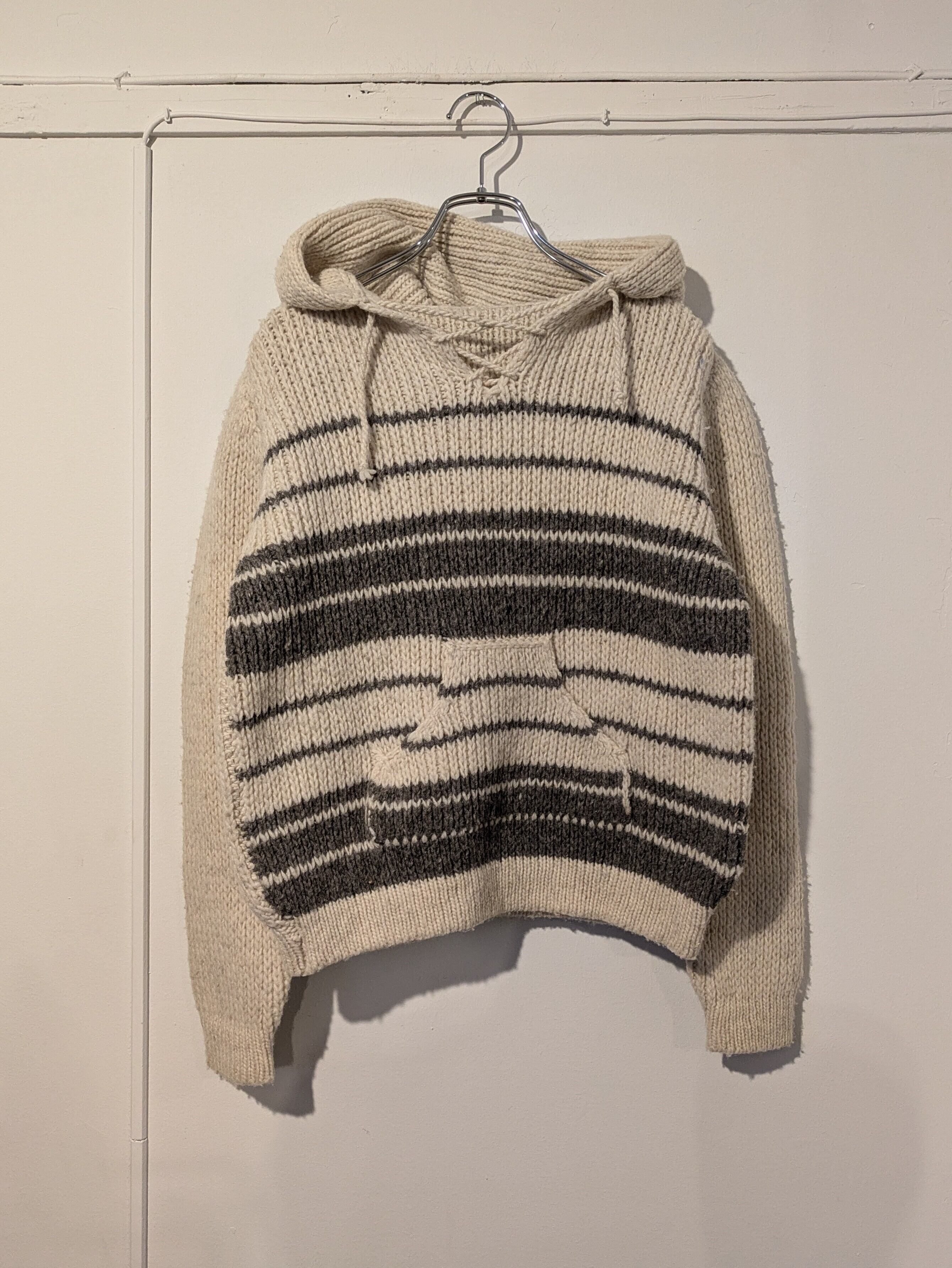 Border hoodie knit | Pay ID
